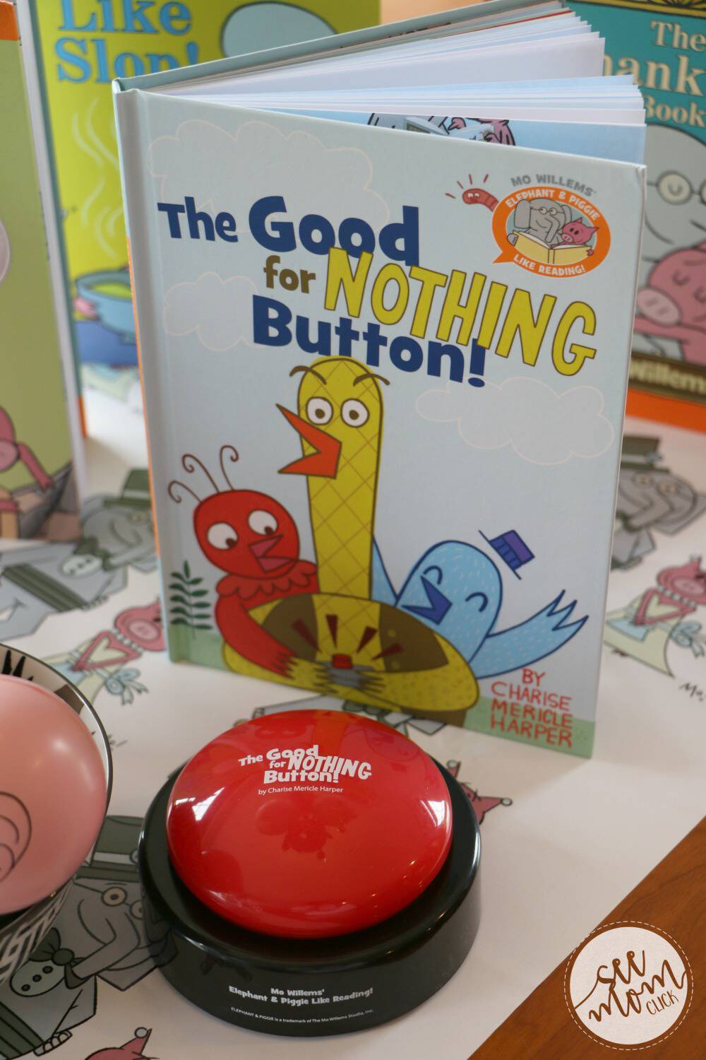 Celebrate 10 Years of Elephant & Piggie Books - See Mom Click