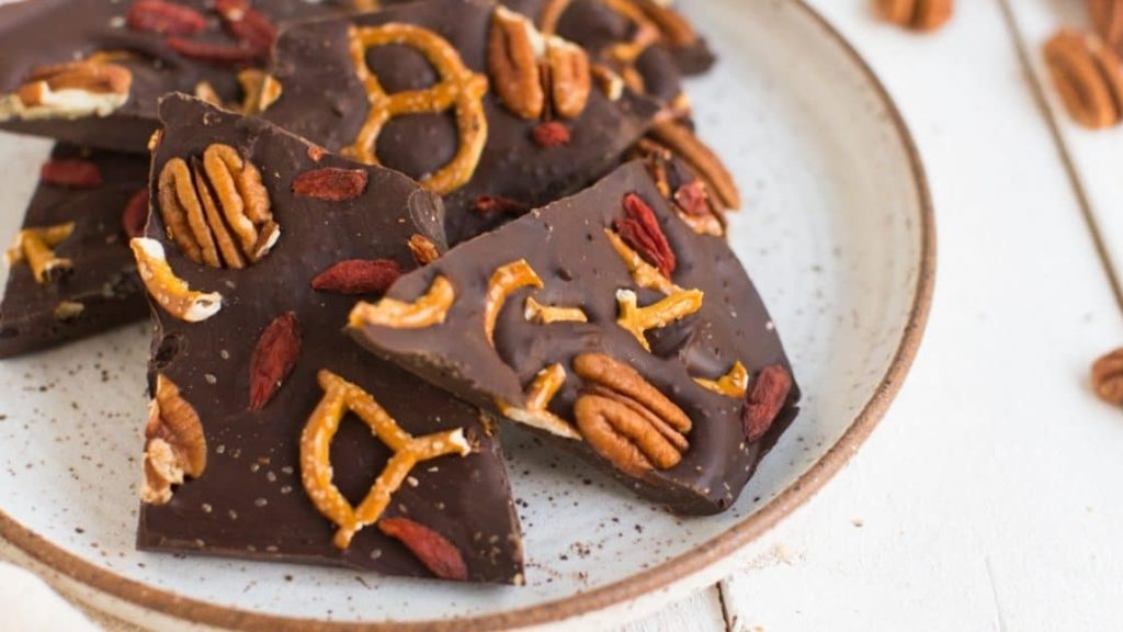 45 of the Best Christmas Bark Recipes | See Mom Click